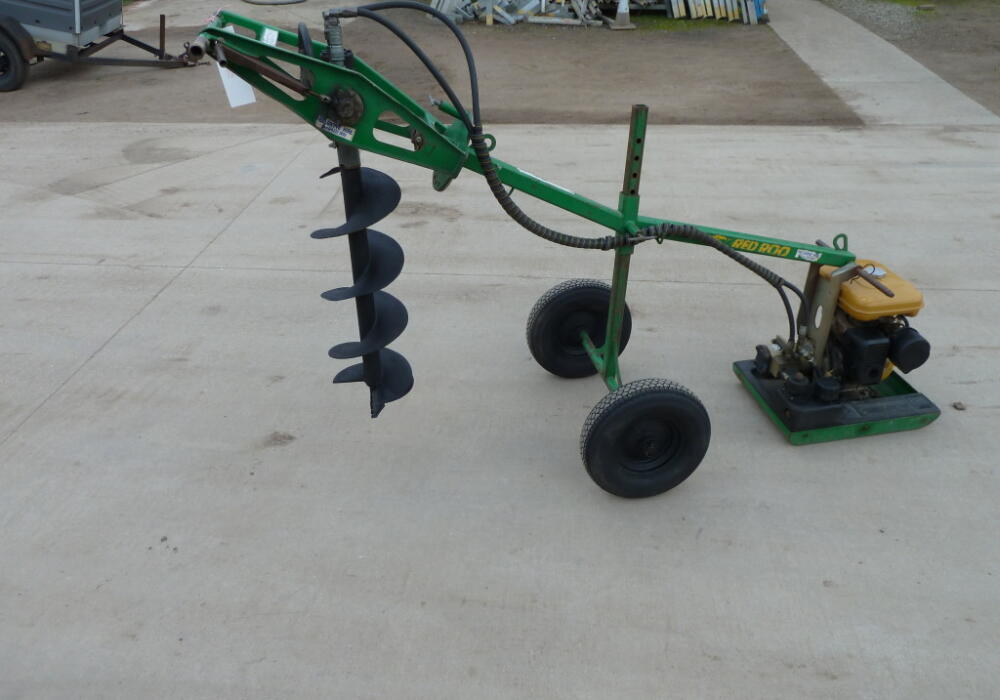 Post Hole Digger – 1 man - Belgrove Hire